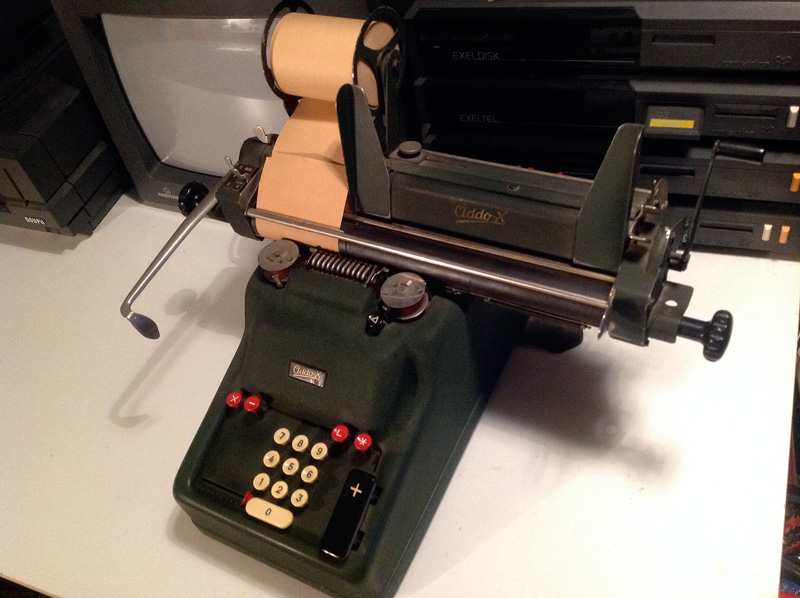 Une Calculatrice électro mécanique - forum.system-cfg.com